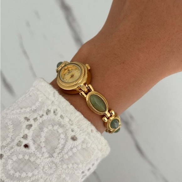American Vintage | Accessories | Elegant Retro Gold And Gold Dial With ...